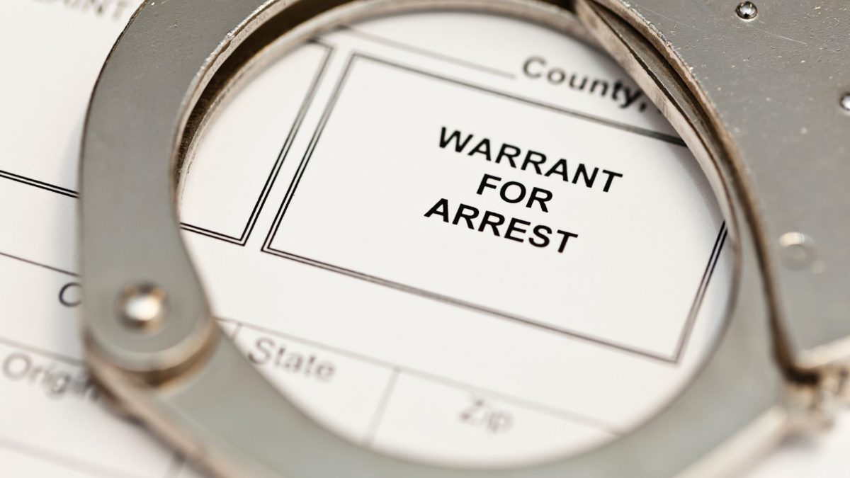 Do Airlines & TSA Know About My Outstanding Warrant? - Nomad Veronica