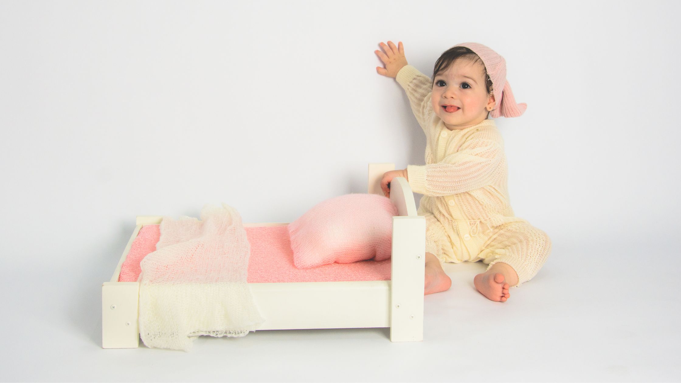 Smallest Travel Bed for Toddler [Ultimate Guide] - Nomad Veronica