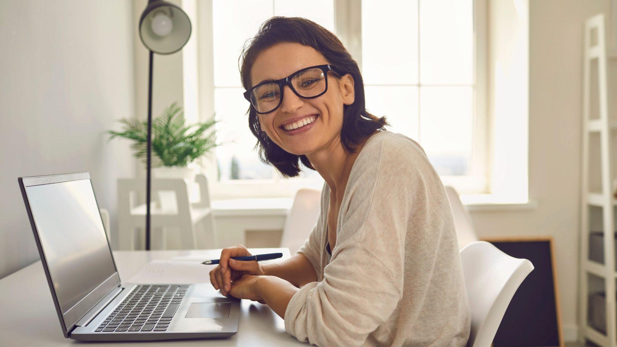 Transform Your Work From Home Desk into Productivity Central - Nomad ...