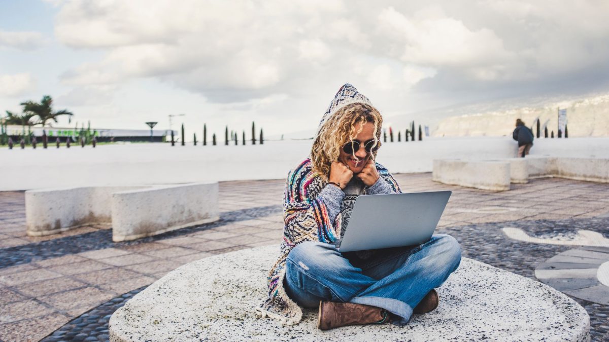 75 Most Inspirational Travel Blogs - Nomad Veronica