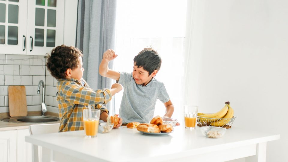 Fostering Strong Sibling Relationships: Tips and Tricks - Nomad Veronica