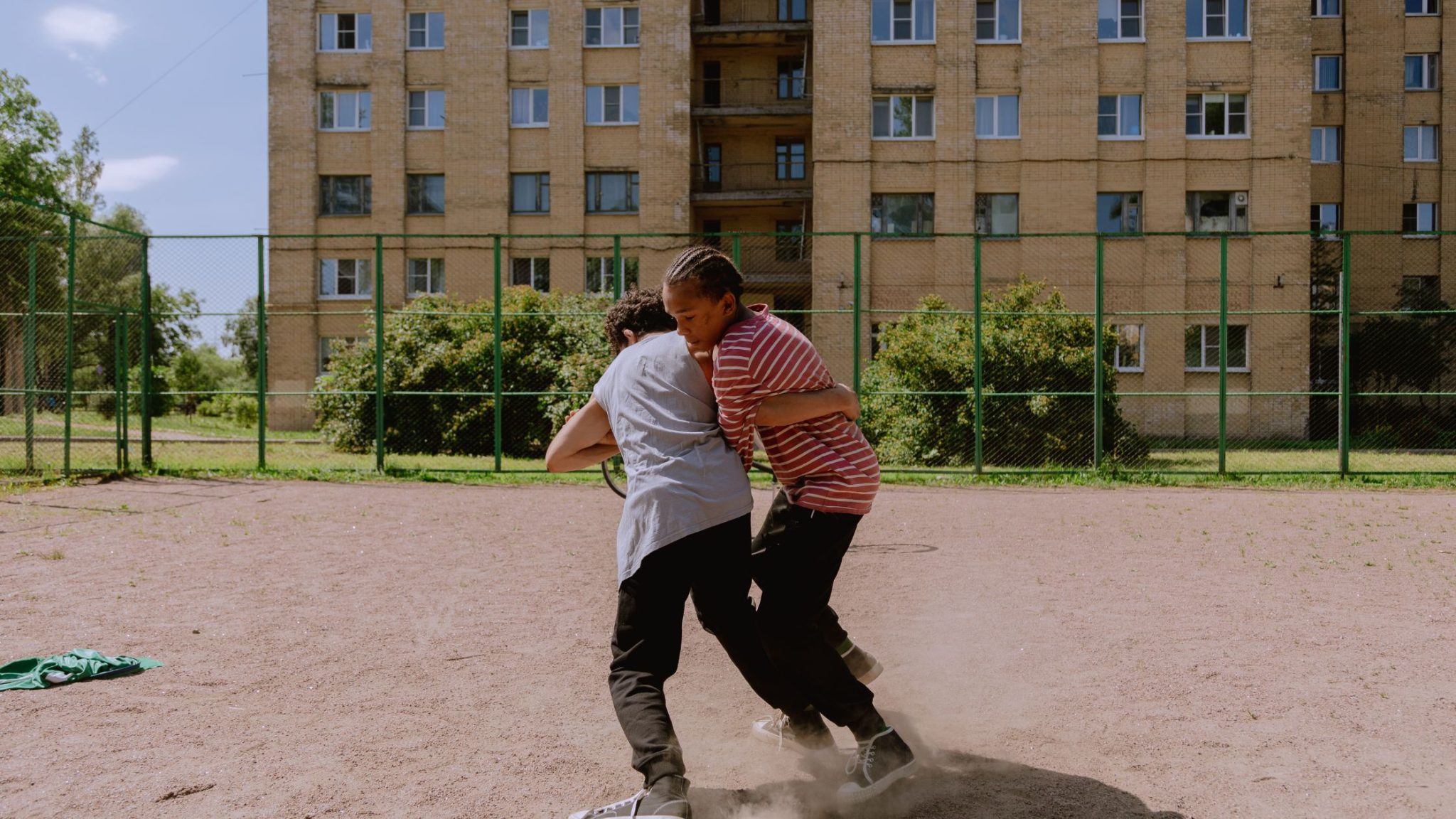 Fostering Strong Sibling Relationships: Tips and Tricks - Nomad Veronica