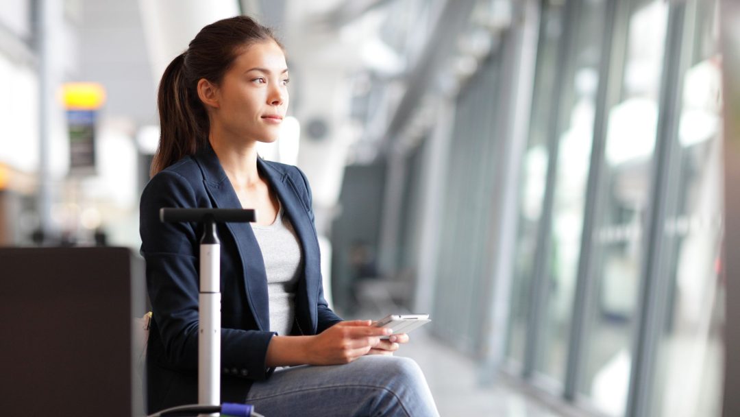 Complete Guide to Using a Cell Phone on a Plane - Nomad Veronica