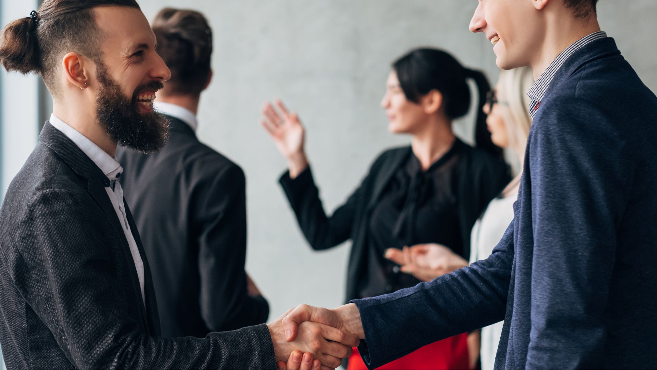 Cultural Etiquette for Nomads: A Guide to Global Manners - Nomad Veronica