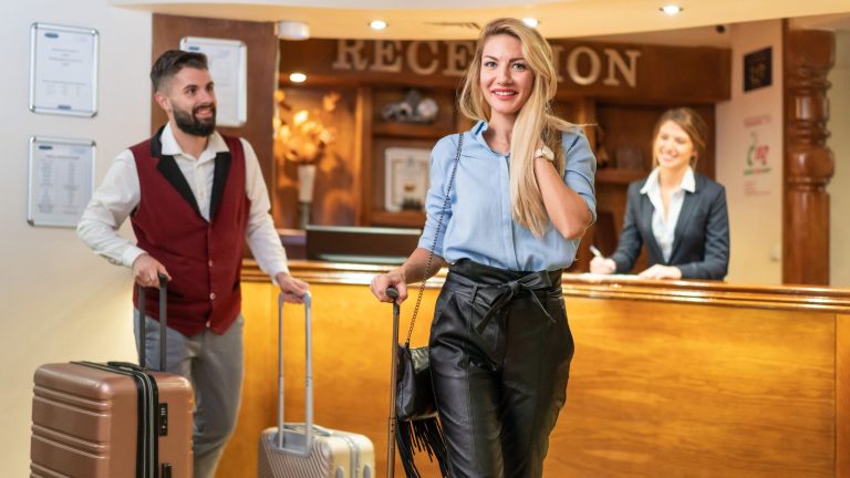 11 Common Problems Airbnb Hosts Face - Nomad Veronica