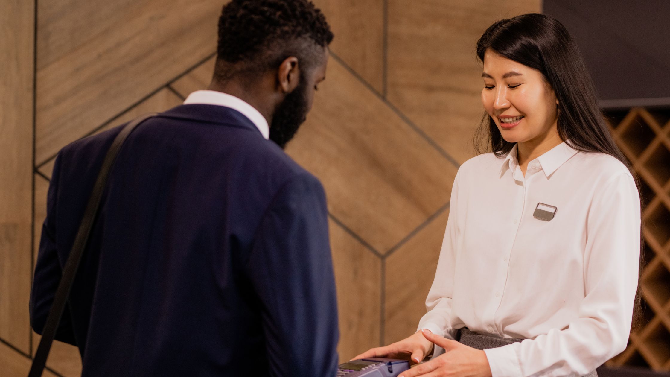 11 Common Problems Airbnb Hosts Face - Nomad Veronica