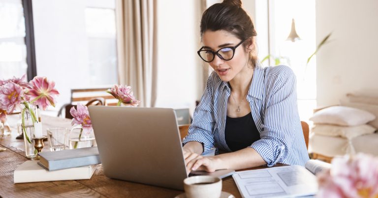 Finding the Ultimate Flexible Work From Home Jobs - Nomad Veronica
