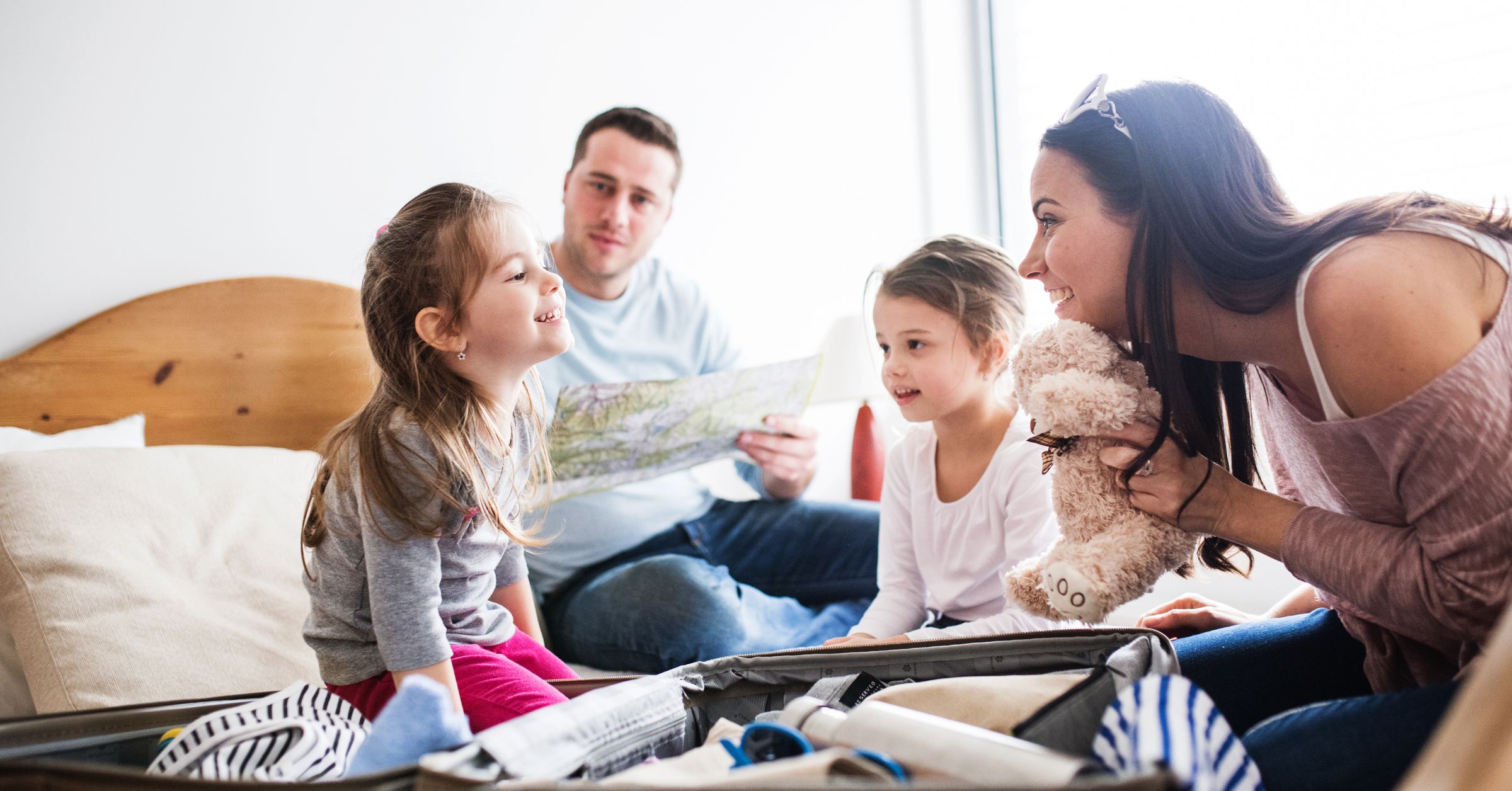 14 Best Flying Tips for Parents - Nomad Veronica