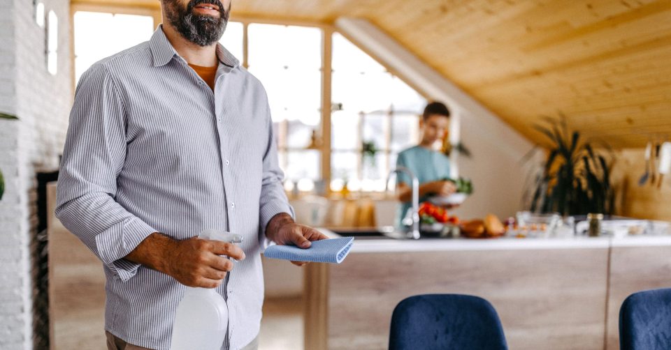 Managing Household Responsibilities Fairly and Effectively - Nomad Veronica