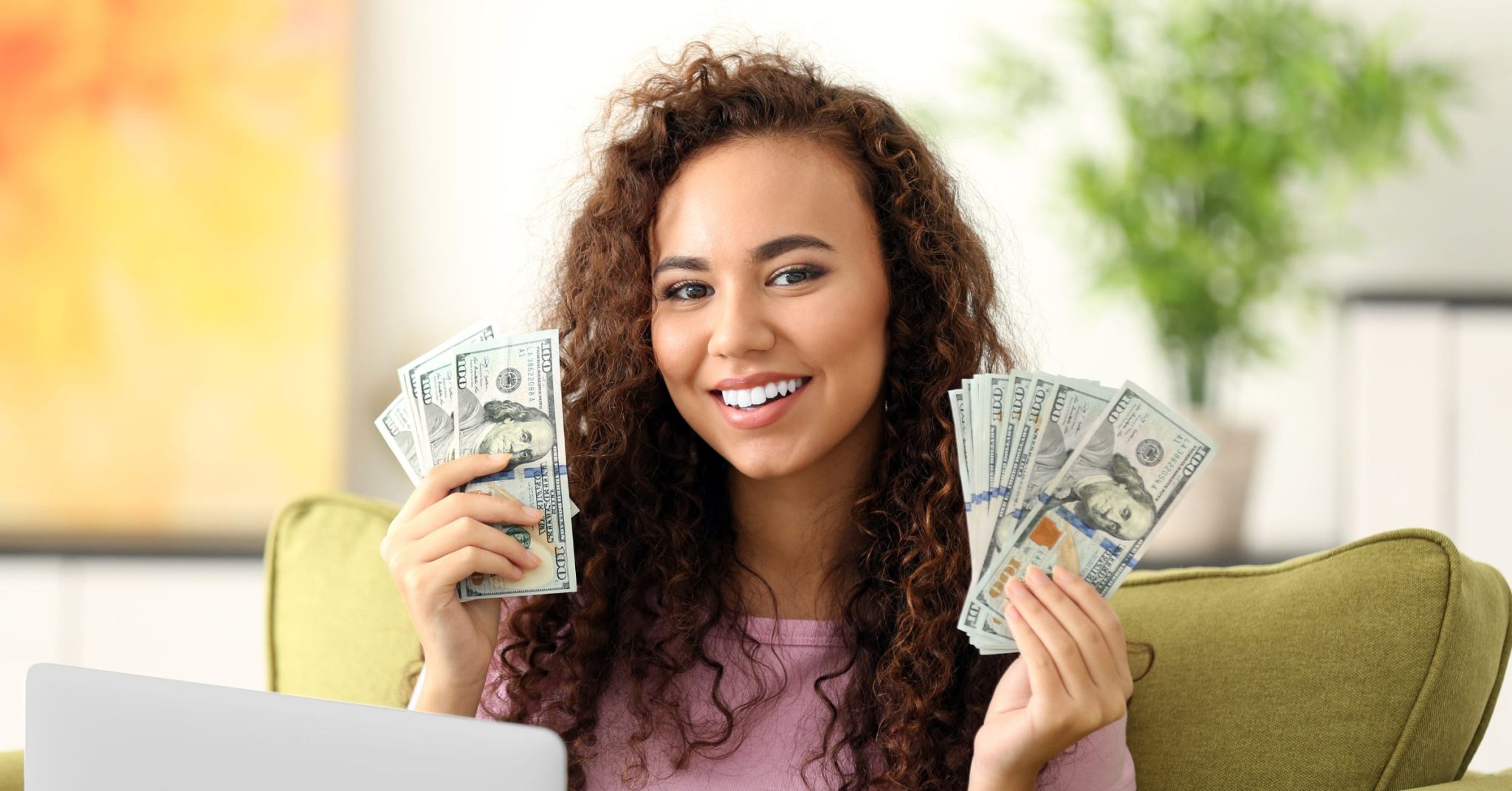 Mastering the Art of Making Money from the Comfort of Home - Nomad Veronica