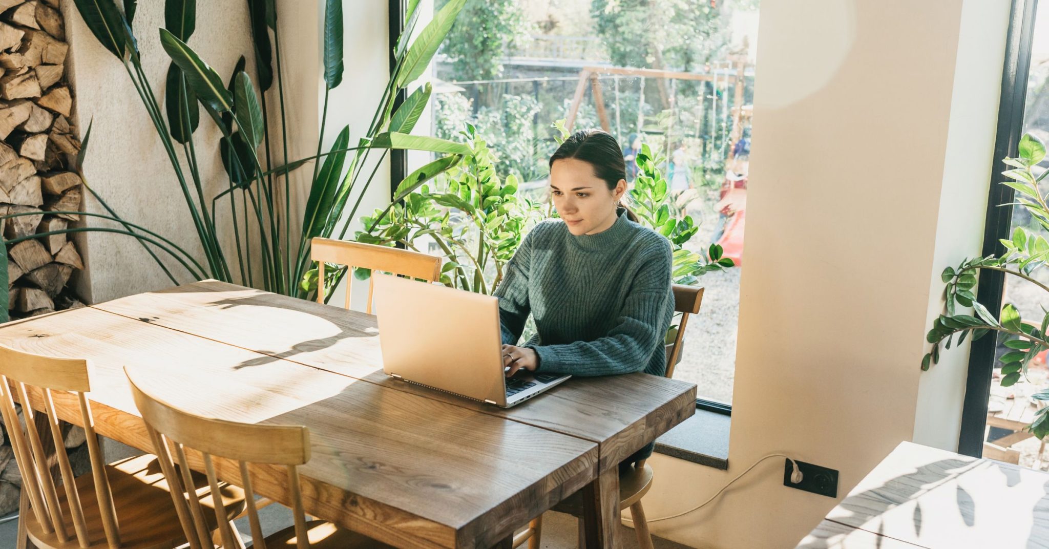 3 Most Insane Myths About Remote Income - Nomad Veronica