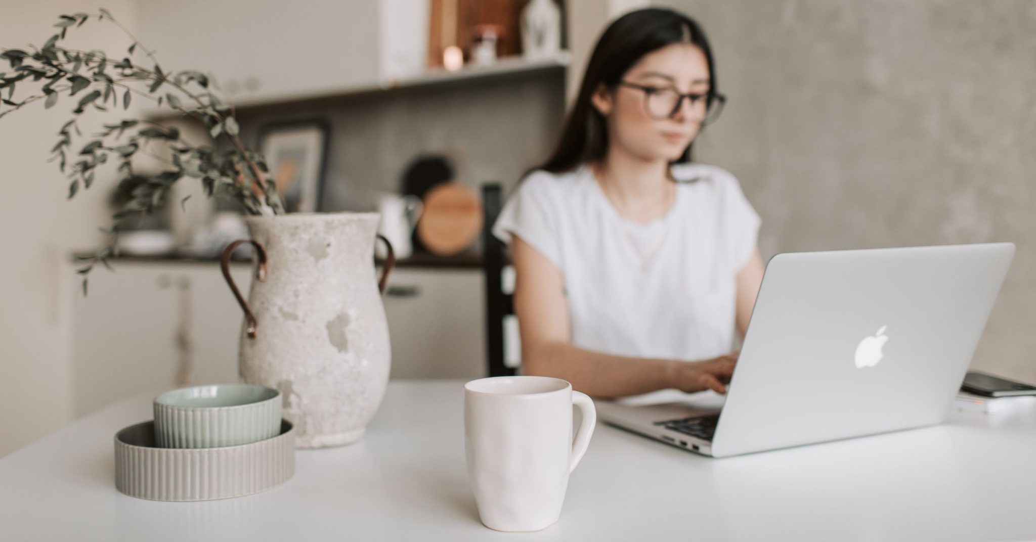 3 Most Insane Myths About Remote Income - Nomad Veronica