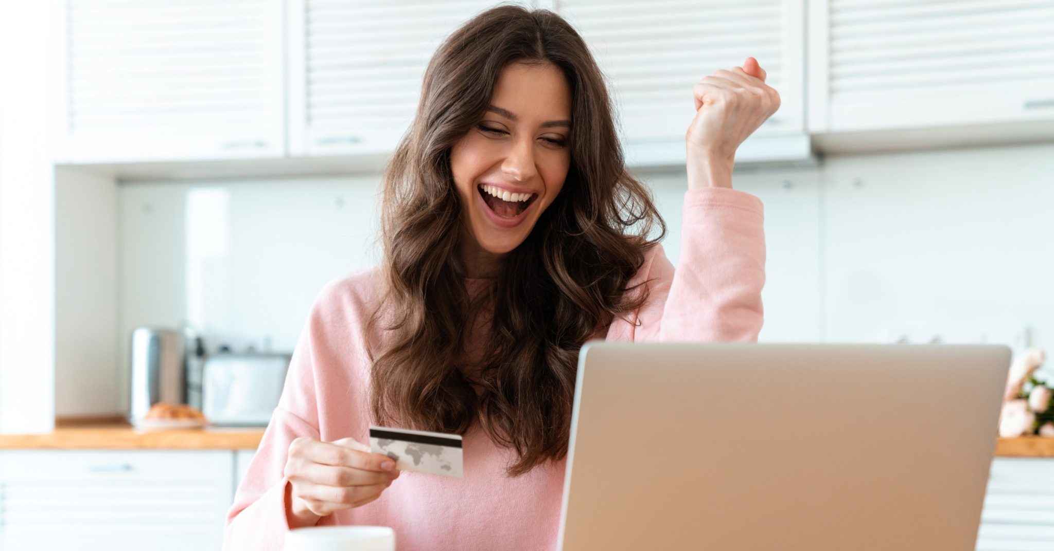 5 Best Travel Credit Cards for Parents Who Stay Home - Nomad Veronica