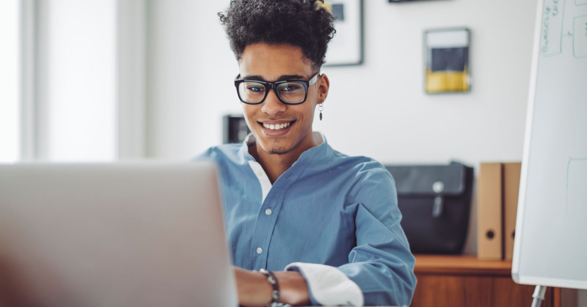 Can Teenagers Earn Remote Income? - Nomad Veronica