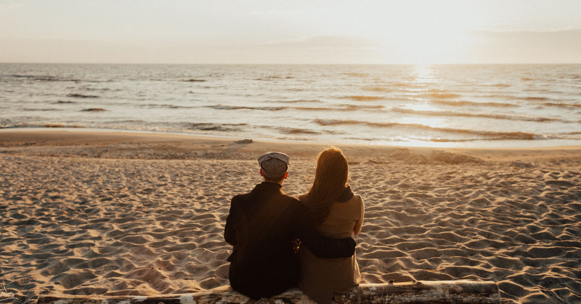 Strengthening Your Relationship through Individual Growth - Nomad Veronica