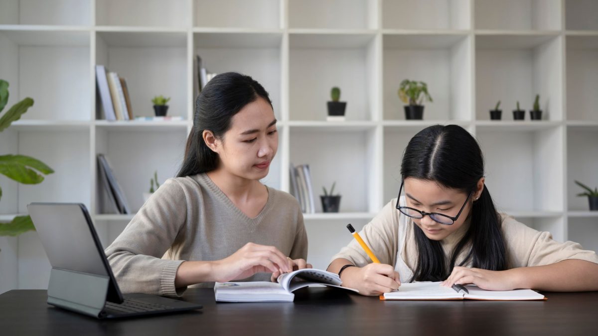 Teen Entrepreneurs Learning and Earning This Summer - Nomad Veronica