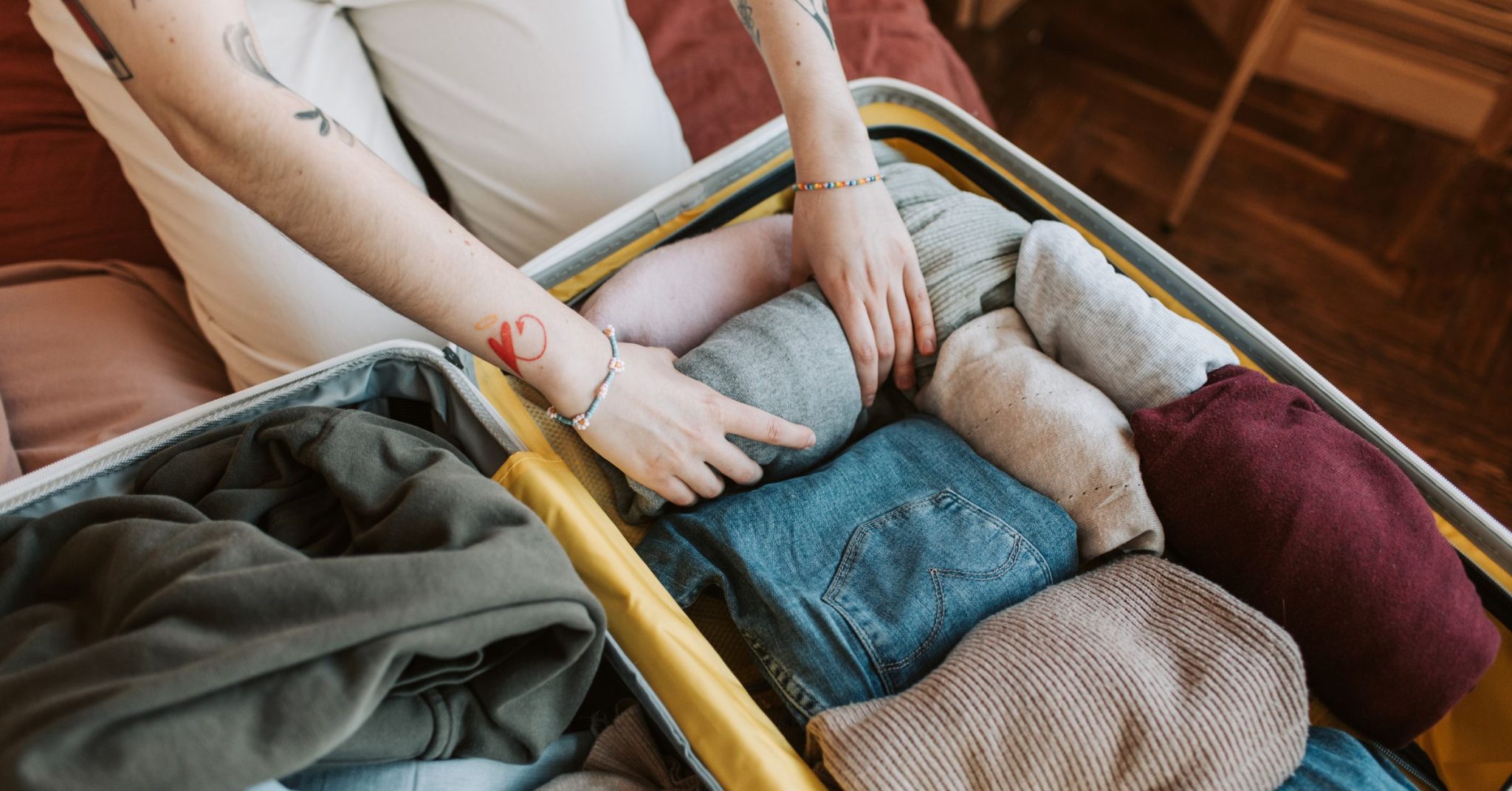 15 Airplane Hacks That Will Make Your Trip Easier - Nomad Veronica