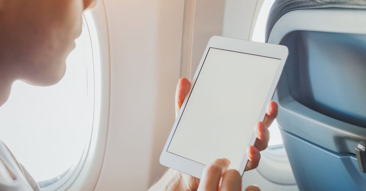 15 Airplane Hacks That Will Make Your Trip Easier - Nomad Veronica