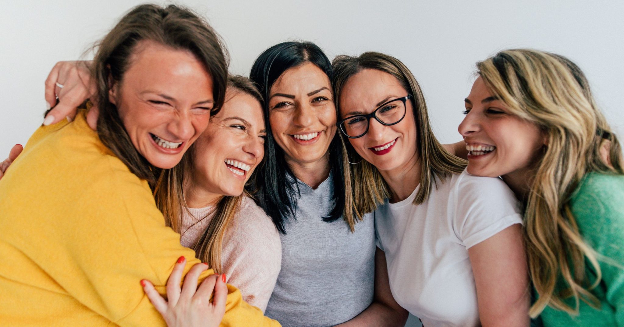 10 Top Tips to Help Sisters Become Best Friends - Nomad Veronica